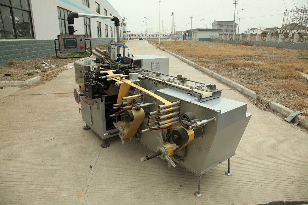 Horizontal Chocolate Packaging Machine With PLC Big Colorized Touch Screen